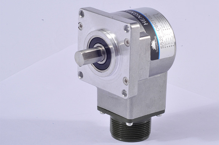 S52F Solid Shaft Flange Encoder Thickness 44mm Slew Speed 6000rpm Heavy ...